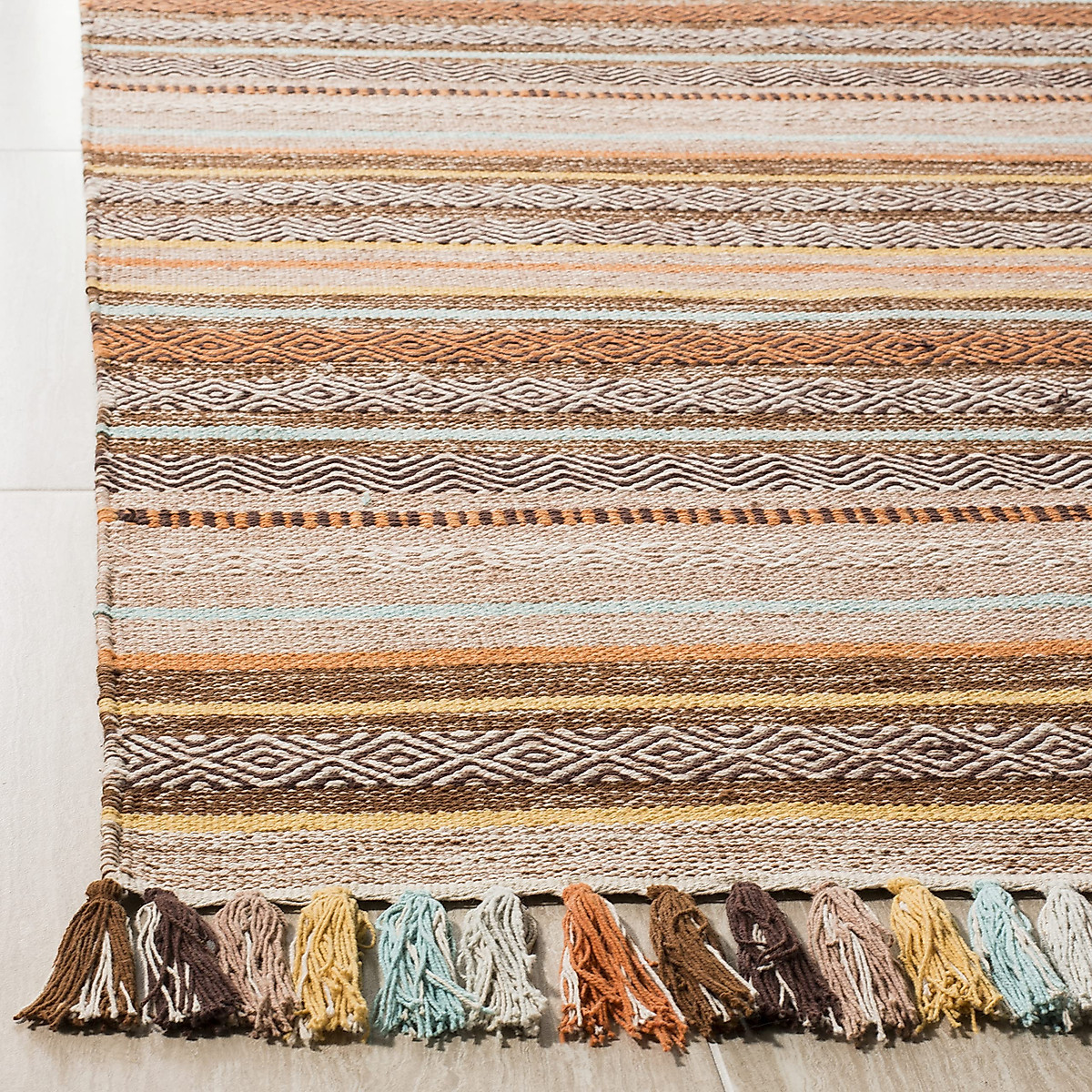 SAFAVIEH Montauk Collection Accent Rug - 2'6" x 4', Brown & Multi, Handmade Boho Stripe Fringe Cotton, Ideal for High Traffic Areas in Entryway, Living Room, Bedroom (MTK901H)
