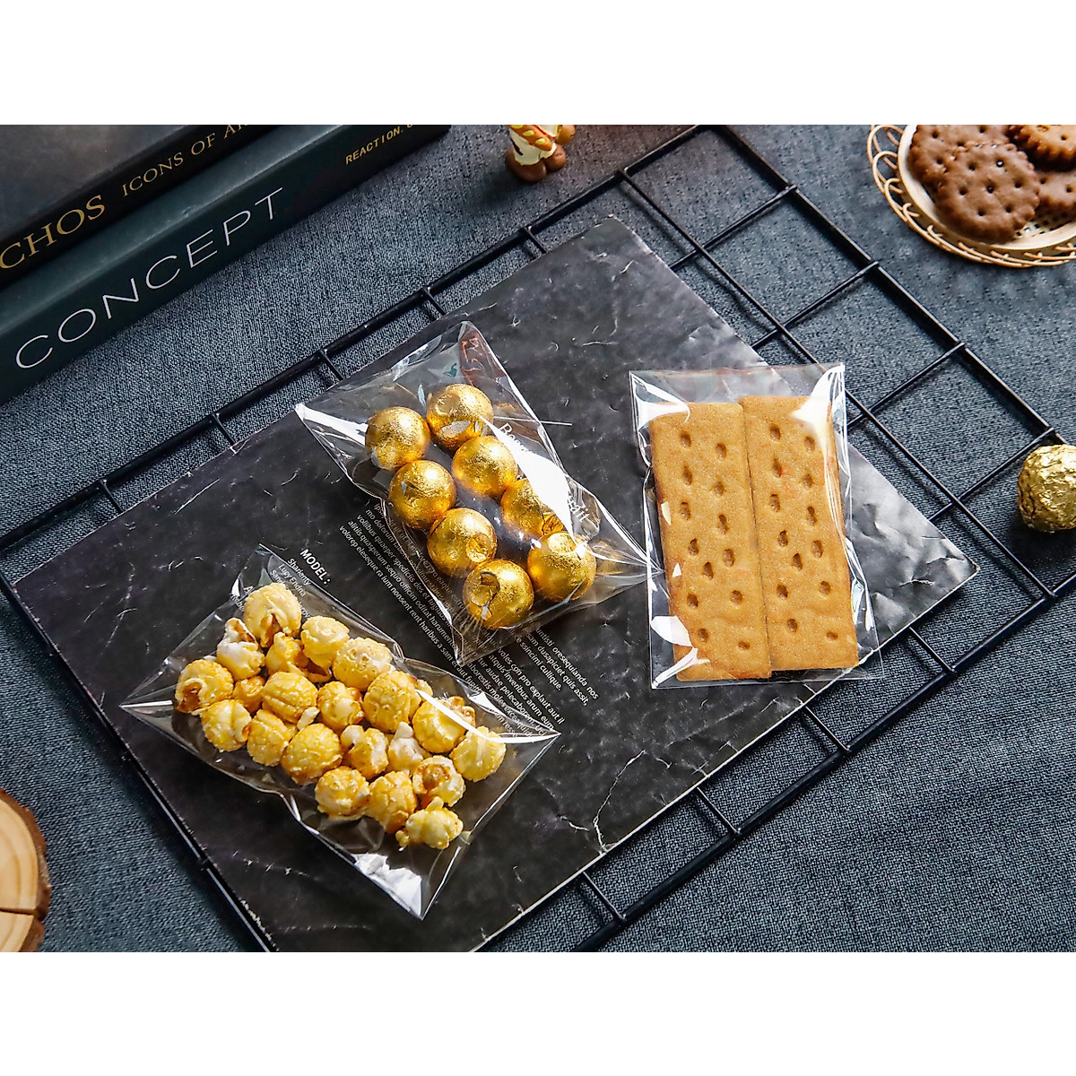 YunKo 100PACK Self Sealing Cellophane Bags Clear Cookie Bags for Gift Giving Treat bags for Packaging Cookies,Candy,Gifts（5x3 Inch