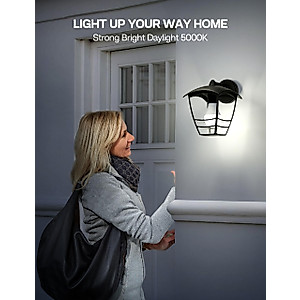 Eastiya Dusk to Dawn Sensor LED Outdoor Light Bulb, Daylight White 5000K, A19 13W(100 Watt Equivalent) Bright Porch Lighting, 1200LM, Auto-On/Off Photocell Sensor for Garage Yard Patio Garden-4 Pack