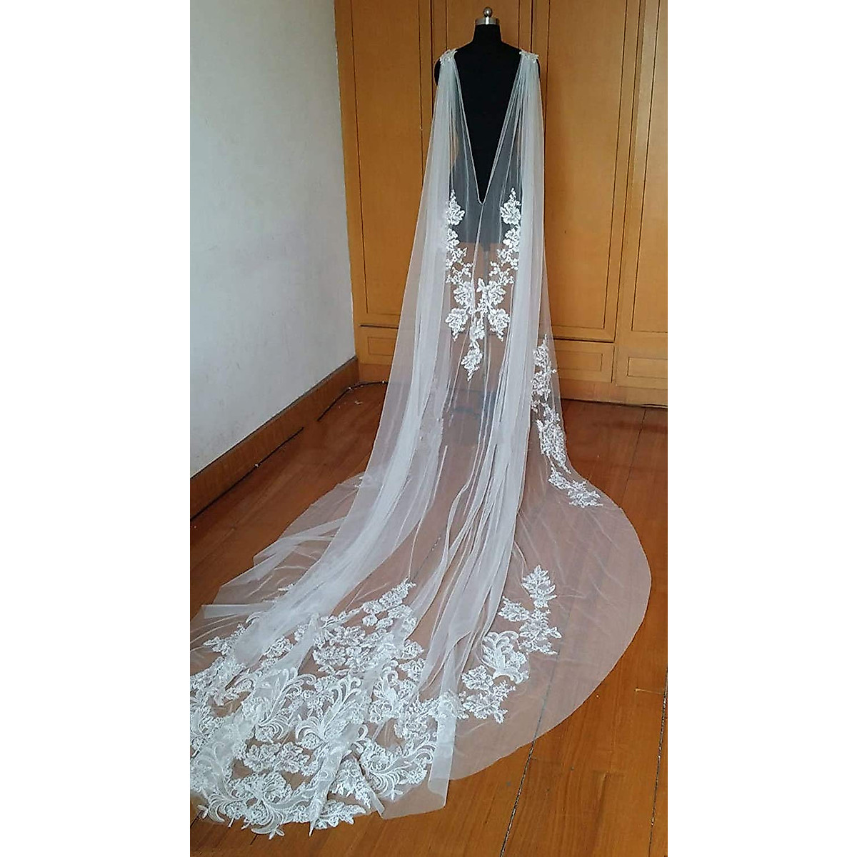 Wedding Capes Lace Bridal Veils Appliques Bridal Wraps Cathedral Length Wedding Cloak (4 meters, white)