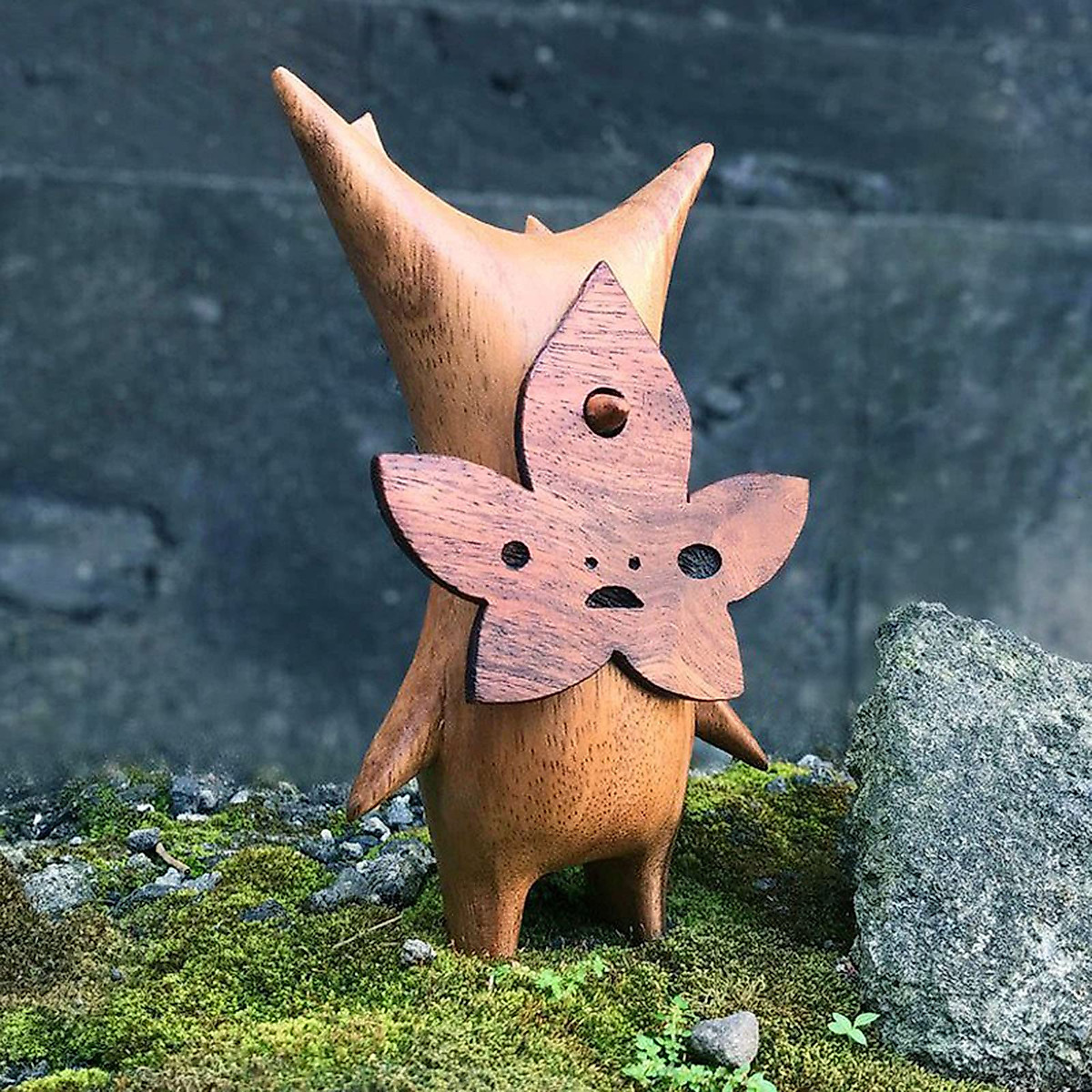 Garden Decor Crafts Creative Cute Expression Korogu Family Safe Wooden Grain Resin Leaf Fairy Ornaments for Home Office Car Interior Decor (A Set)