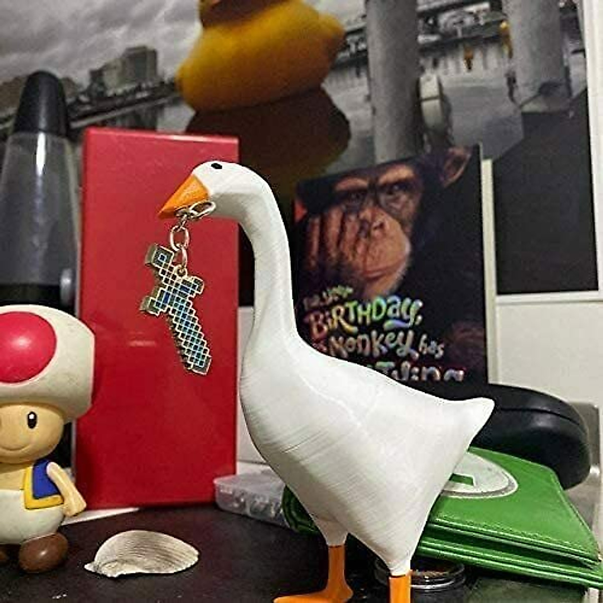 Goose Magnetic Key Holder - Magnetic Goose Resin Goose Statue Magnetic Tool Holder Home Decoration,Cute Animal Figurines Keys Holder for Keys, Glasses, Bells (Orange)