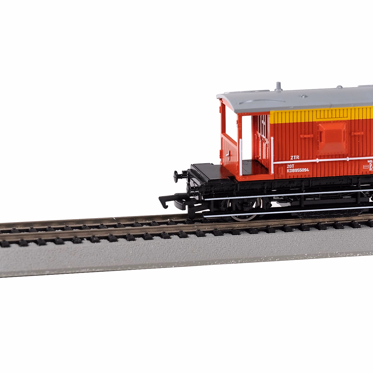 Bachmann Trains - British Brake Van Track Cleaning CAR - Signal & Telegraph #KDB955094 with International Style Hook & Loop couplers - HO Scale (74901)