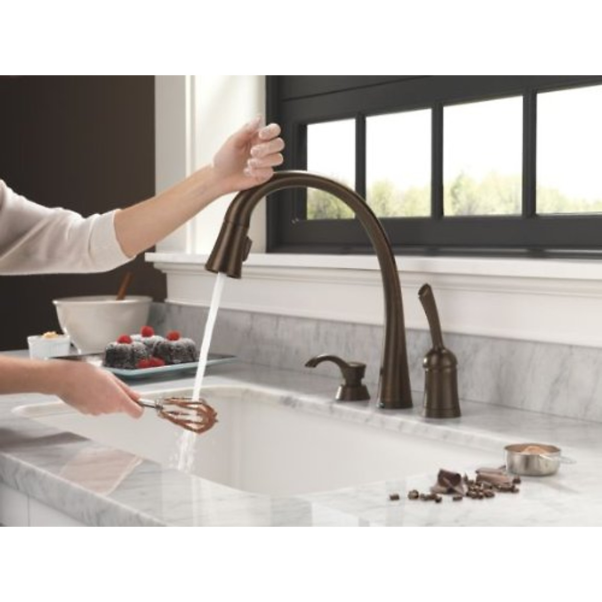 Delta Faucet Pilar Kitchen Soap Dispenser for Kitchen Sinks, Venetian Bronze RP50781RB