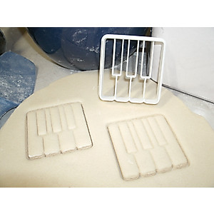 PIANO KEYBOARD STRINGED MUSICAL INSTRUMENT IVORY KEYS COOKIE CUTTER MADE IN USA PR688