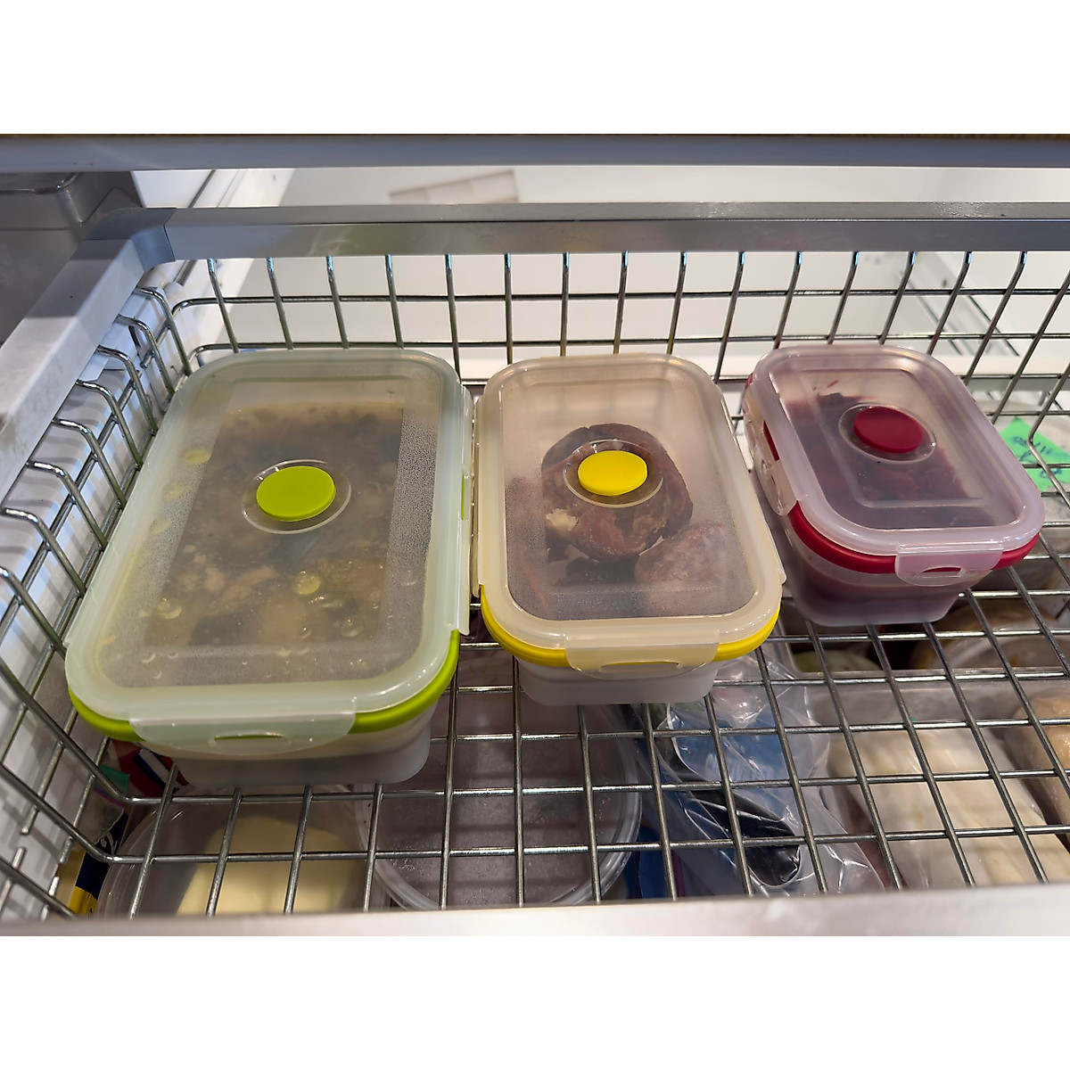 Aura Global Collapsible Silicone Food Storage Containers - Rectangular Set of 4 with Airtight Snap-Down Plastic Lids - Microwave, Dishwasher, Freezer Safe