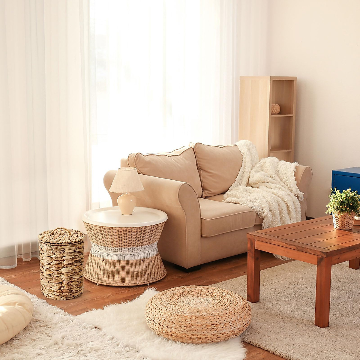 Ctosree 4 Pcs Small Wicker Trash Can Basket Woven Waste Basket with Lid Bathroom Boho Wastebasket Garbage Bin with 200 Pieces of Trash Bags for Bedroom Bathroom Office Garbage Living Room Kitchen