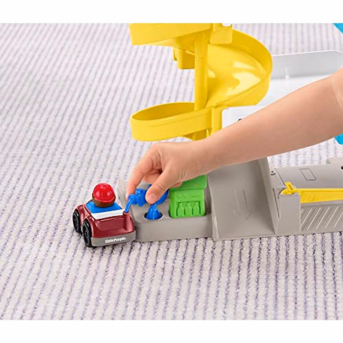 Fisher-Price Little People Toddler Toy Helpful Neighbor’S Garage Playset with Spiral Ramp and 2 Wheelies Cars for Ages 18+ Months