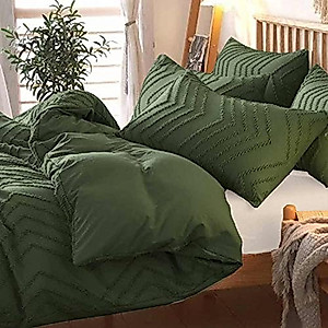 Nanko Olive Green Duvet Cover King Size, 3pc Boho Tufted Microfiber Bedding Comforter Cover Set, All Season Aesthetic Shabby Chic Soft Embroidery Textured Geometric Quilt Cover (104x90)