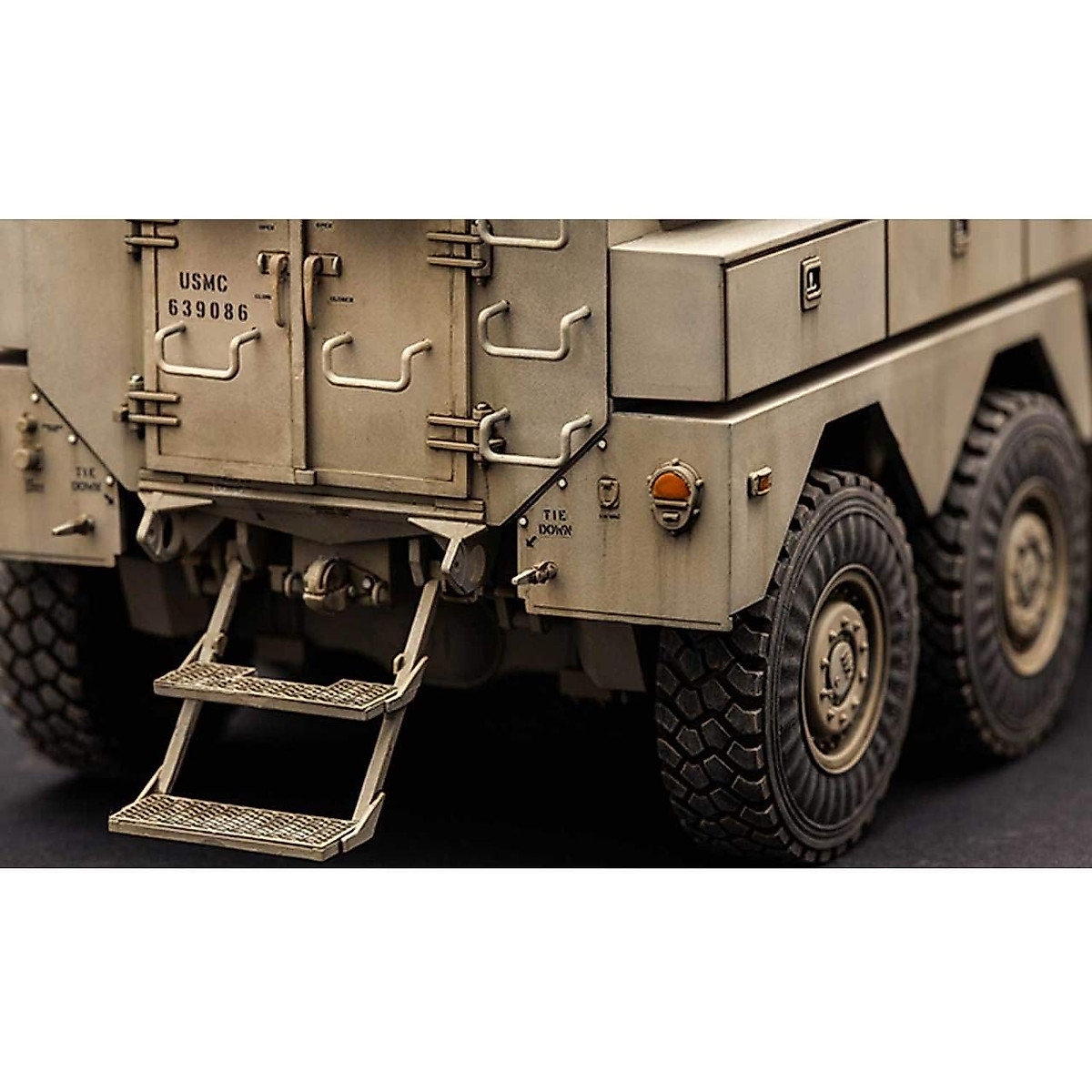 MENG U.S. Cougar 6x6 MRAP Vehicle Model Kit