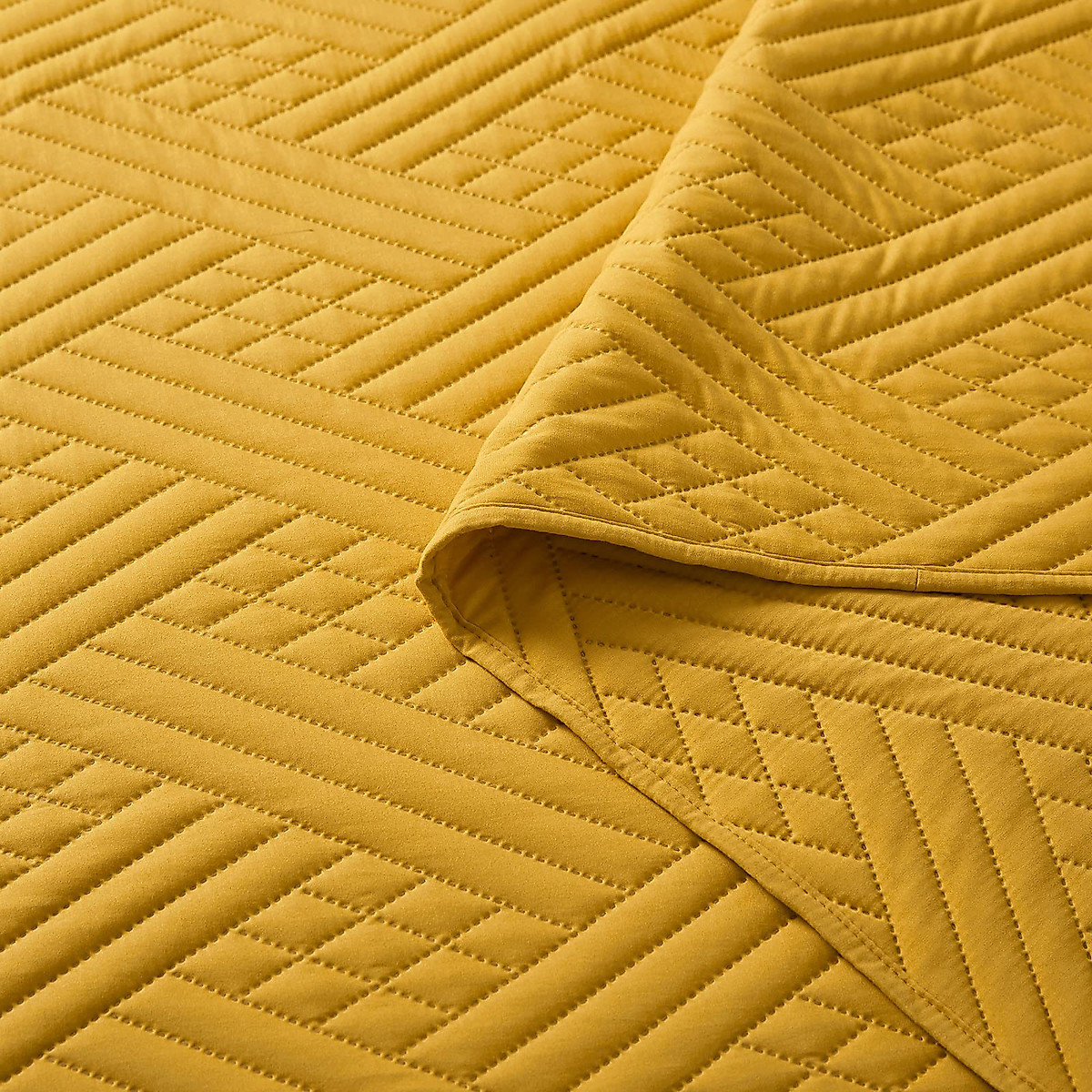 Safonory Quilted Bedspreads Full/Queen Size(90"x96", Mustard Yellow) - Summer Soft Lightweight Microfiber Ultrasonic Embossed Quilt Coverlet Set for Queen Bed - 3 Pieces Bedding Set(1 Quilt, 2 Shams)