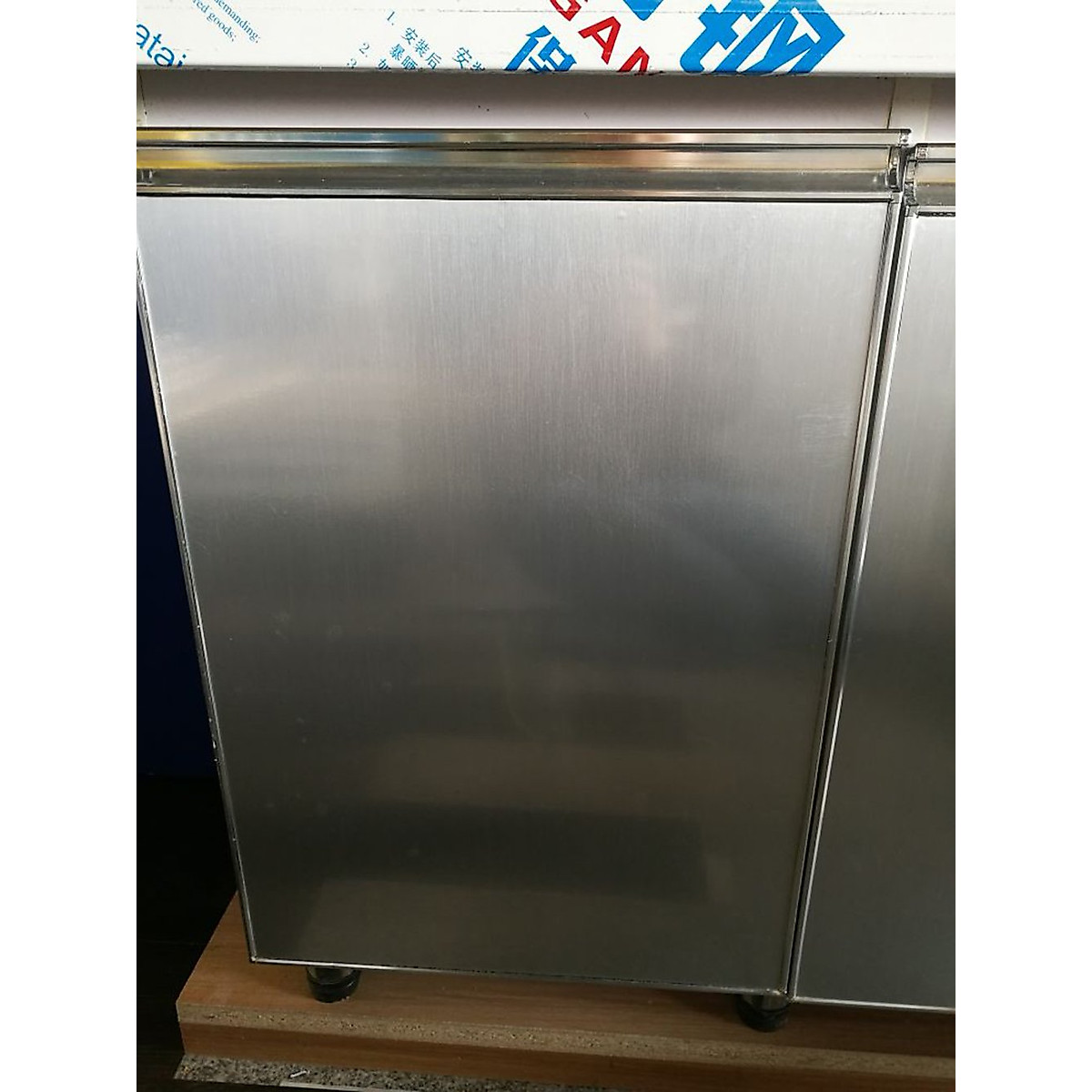 F&U Brushed Metal Look Contact Paper Film Vinyl Self Adhesive Backing Waterproof Metallic Gloss Shelf Liner Peel and Stick Wall Paper for Covering Counter Top Kitchen Cabinet (24 X 78.7 inch, Silver)