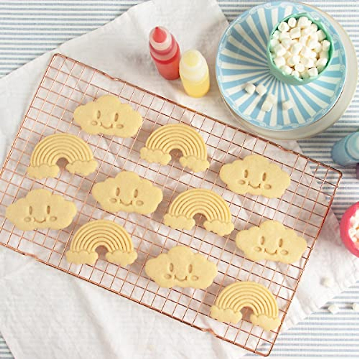Set of 2 Rainbow cookie cutters (Designs: Kawaii Cloud and Rainbow), 2 pieces - Bakerlogy