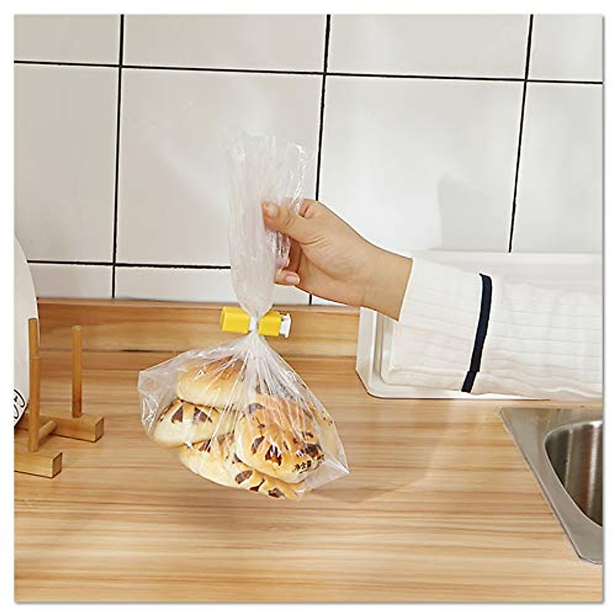 EIKS 6pcs Bag Clips Snap Twist Tie Replacement for Food Fruit Bread Bag Cinch Easy Squeeze & Lock