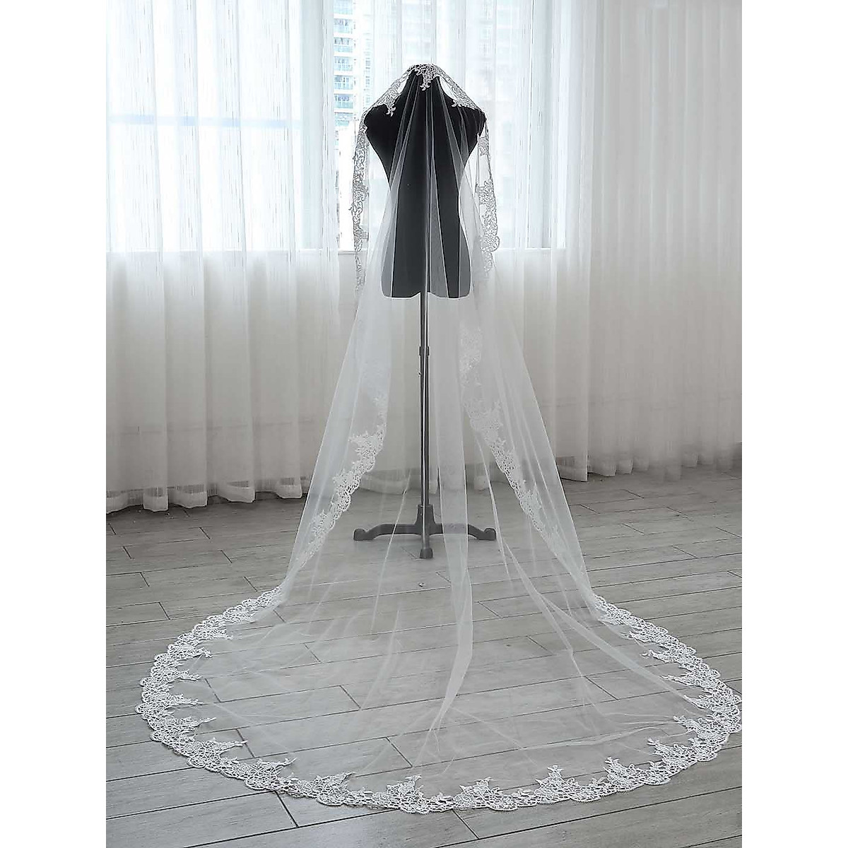 Unsutuo Cathedral Wedding Veil 1 Tier Lace Applique Bridal Veil Long Tulle Veil with Comb for Women and Bride (Ivory)