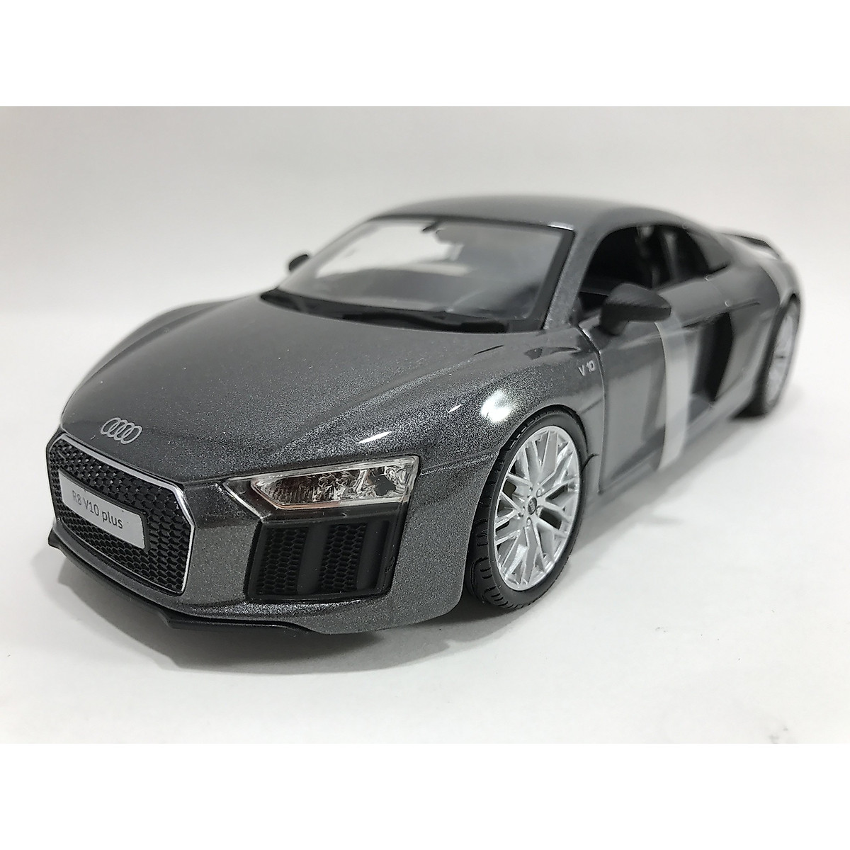 Maisto - 31513 - Audi R8 V10 Plus - Scale 1:24 - Metallic Grey