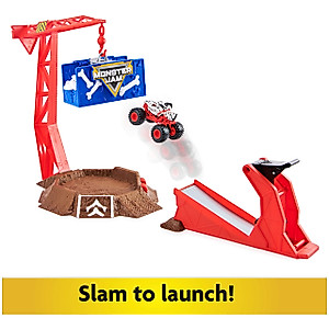 Monster Jam, Blastin’ Bones Playset with Exclusive Monster Mutt Dalmatian, Monster Truck Kids Toys for Boys Aged 3 and Up