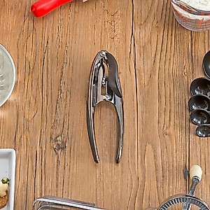 Home Basics Nova Collection Zinc Can Opener, Food Grade, Ultra Sharp Cutting Tool with Smooth Grip, Easy to Use, Store and Clean, Black Onyx