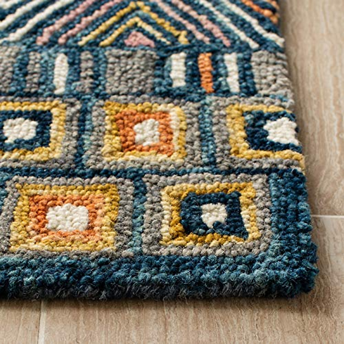 SAFAVIEH Aspen Collection Area Rug - 5' x 8', Blue & Gold, Handmade Boho Wool, Ideal for High Traffic Areas in Living Room, Bedroom (APN810M)