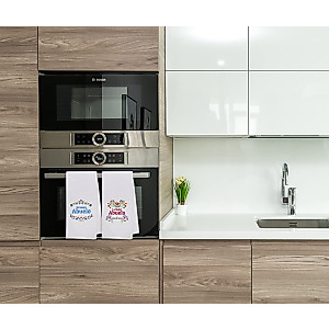 UINHMOP La Mejor Abuela & Abuelo Spanish 16''x24'' Bath Towels Kitchen Towels and Aprons Gift Set for Grandparents (2 Towels + 2 Aprons),Birthday Mother’s for Grandparents