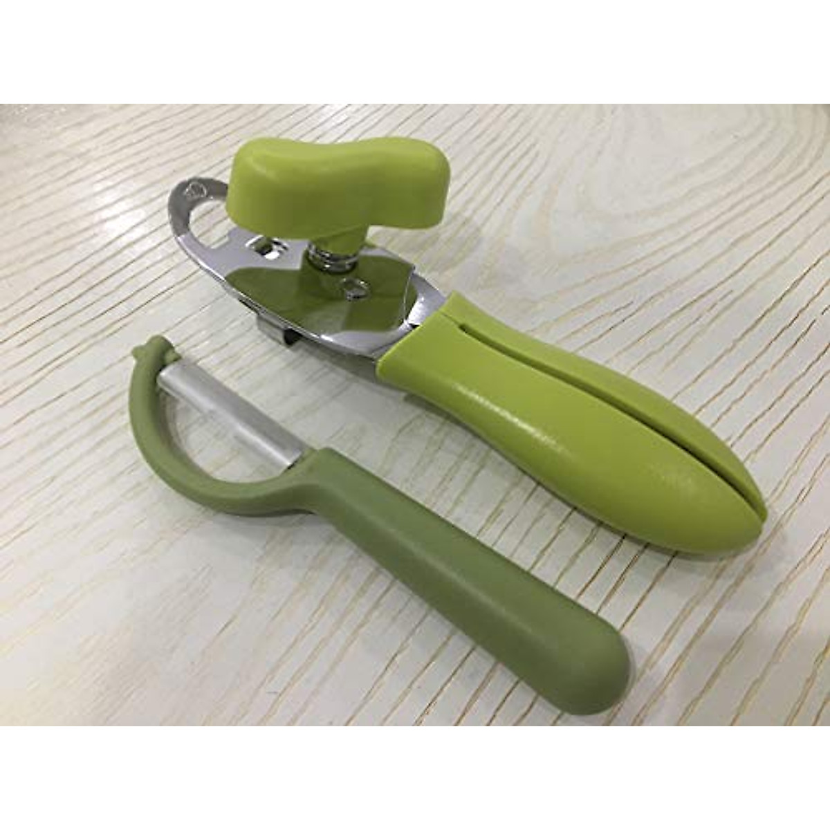 XXIN Can Opener and Swivel Vegetable Peeler, 4-in-1 Manual Stainless Steel Handheld Can Openers with 1 Potatoe Peeler, green, Green