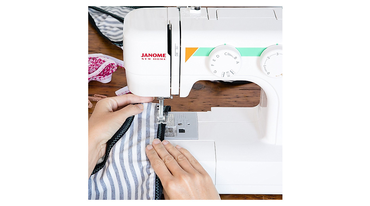 Janome MOD-15 Sewing Machine: Easy-to-Use with 15 Stitches