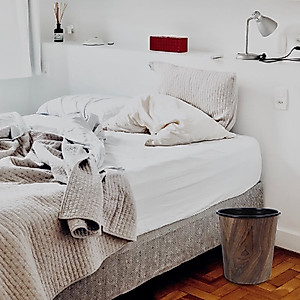 VILLCASE Vintage Wood Grain Plastic Trash Can Round Wastebasket 7l Garbage Can Trash Bin Farmhouse Garbage Bin Container for Under Desk Kitchen Bedroom Hotel or Kids Room