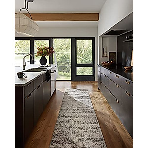 Loloi II Darby Collection DAR-02 Oatmeal/Charcoal 7'-10" x 10' Area Rug