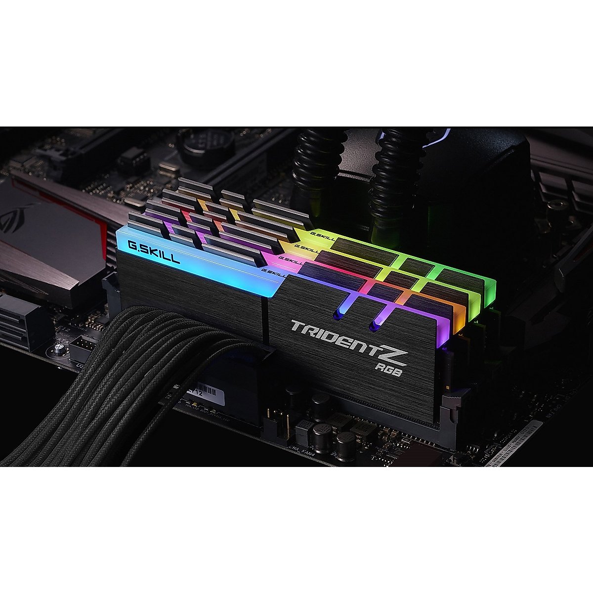 G.SKILL Trident Z RGB Series (Intel XMP) DDR4 RAM 32GB (4x8GB) 3200MT/s CL16-18-18-38 1.35V Desktop Computer Memory UDIMM (F4-3200C16Q-32GTZR)
