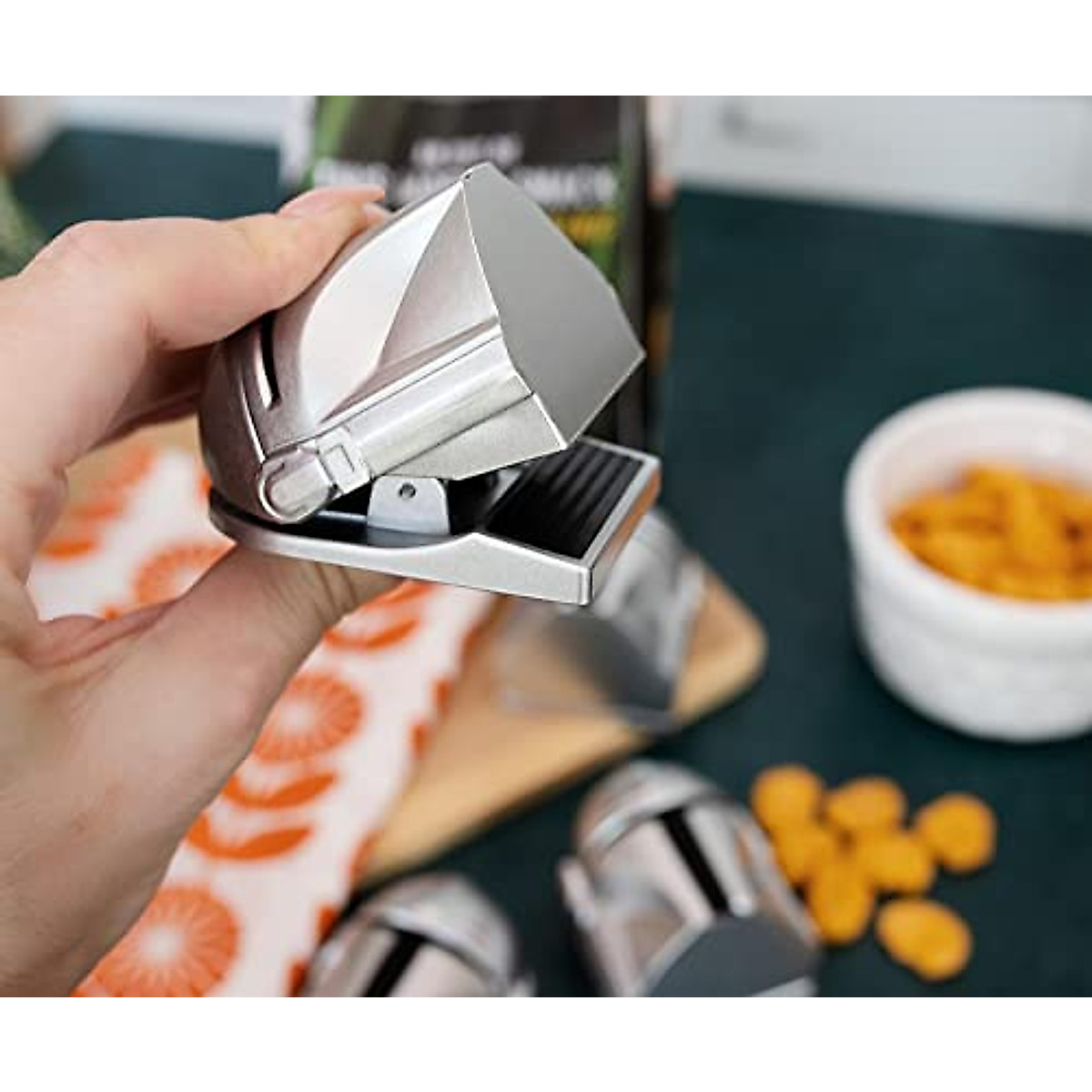 Star Wars: The Mandalorian Helmet Heavy Duty Chip Clips, Set of 4 | Plastic Bag Clamps For Snacks and Food Storage With Air Tight Seal Grip | Useful Home & Kitchen Decoration Essentials