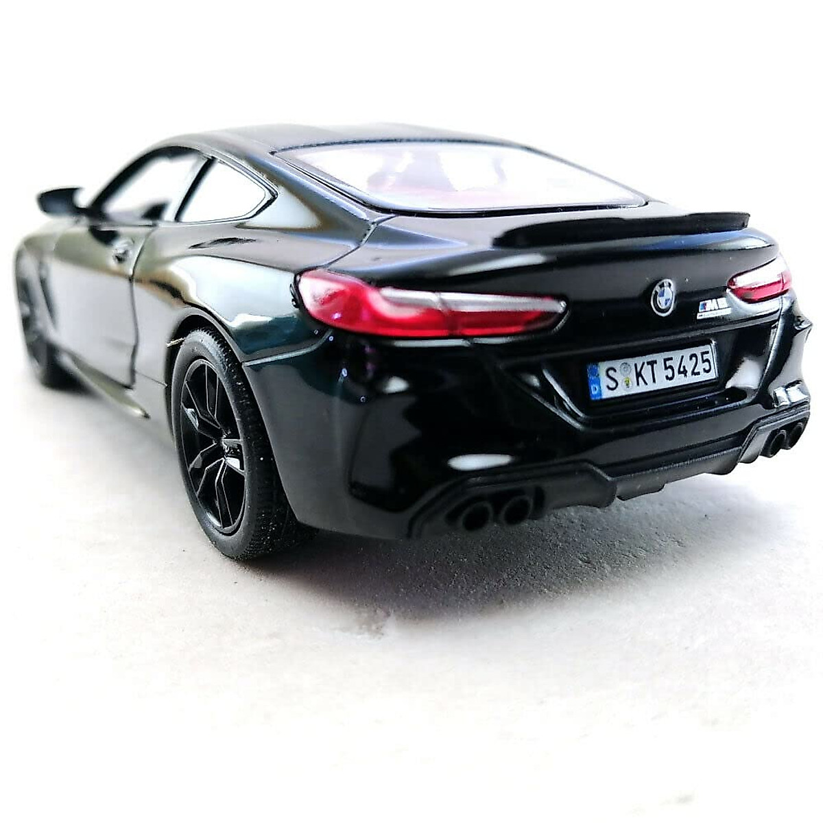 KiNSMART 1:38 BMW M8 Competition Coupe 4 Set