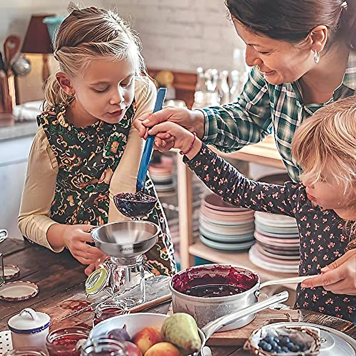 HAUSPROFI Stainless Steel Funnel, 5.1 inch 304 Stainless Steel Kitchen Funnel with 200 Mesh Food Filter Strainer,Metal Funnel for Filling Bottles Transferring Liquids, Oil, Making Jam