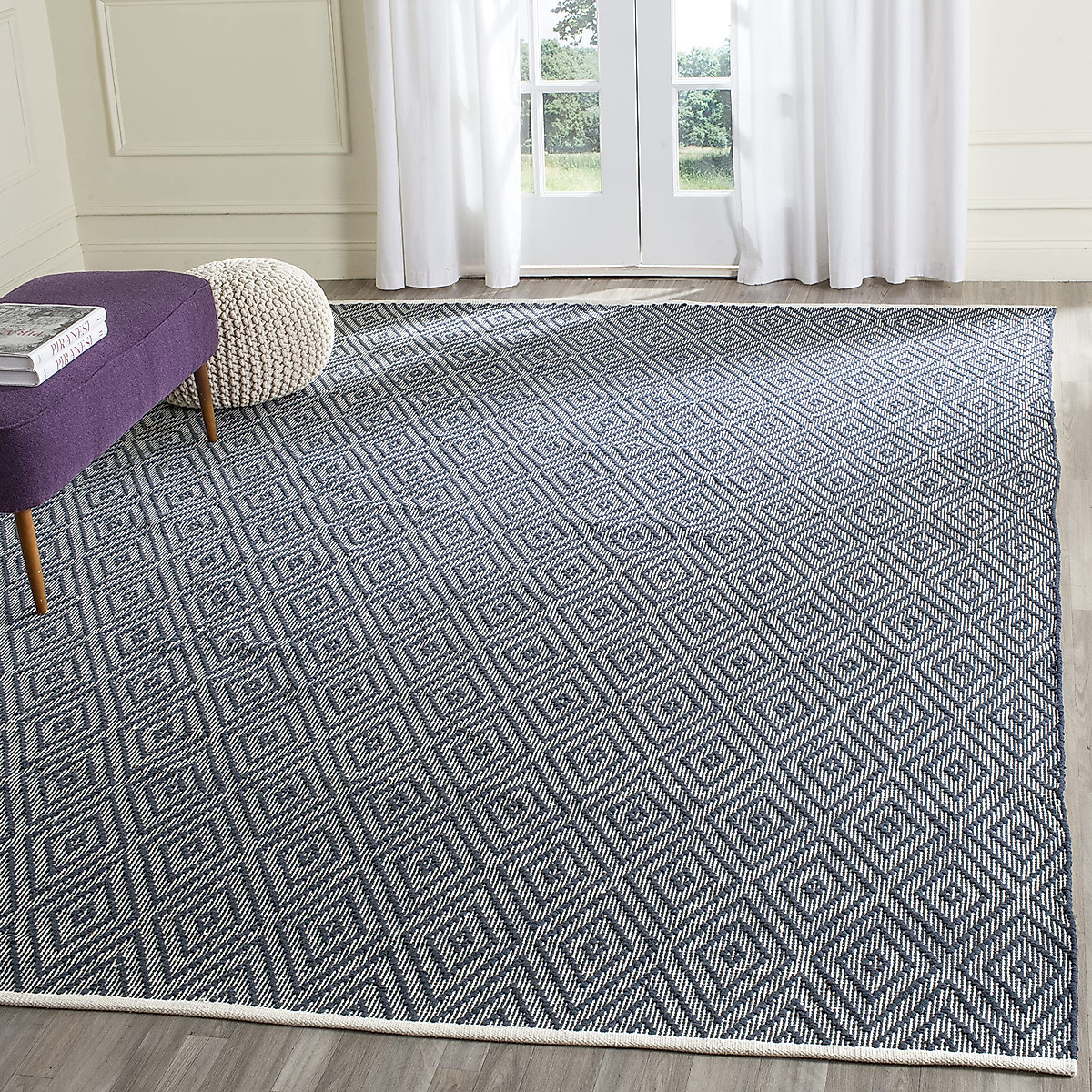 SAFAVIEH Montauk Collection Area Rug - 8' x 10', Navy & Ivory, Handmade Trellis Cotton, Ideal for High Traffic Areas in Living Room, Bedroom (MTK811C)