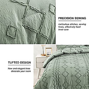 Green Tufted Comforter Set Queen Size (90×90 inches), Boho Shabby Chic Comforter Geometry Embroidery Bedding Set 3 Pieces (1 Comforter + 2 Pillowcases), Soft Microfiber Comforter for All Seasons