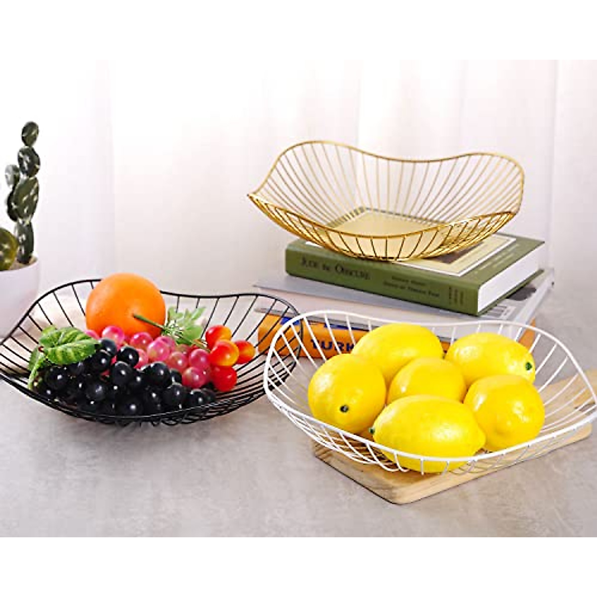 IBWell Short Curved-Edge Modern Creative Stylish Single Tier Dish,Metal Iron Wire Fruit Vegetables Bread Decorative Stand Serving Bowls Basket Holder (Gold)