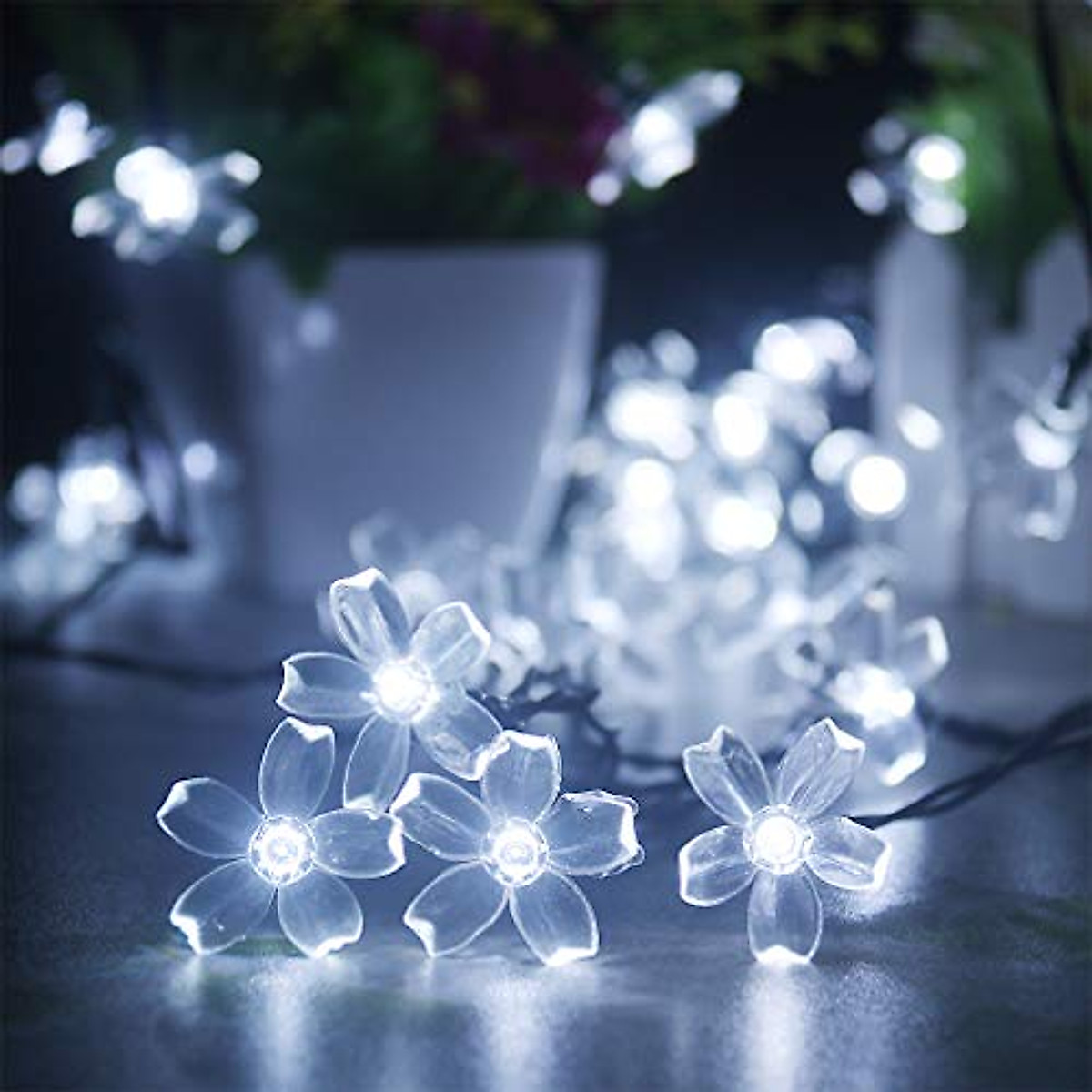 Mankinlu Outdoor Solar Garden Flower String Lights Waterproof 39 FT 100 LED Solar String Lights Solar Flower Fairy String Lights Solar Twinkle Lights for Trees Patio Landscape Yard Porch Decor White