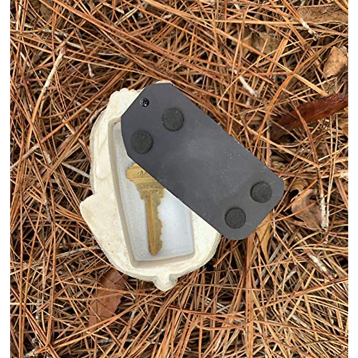 Top Brass Rabbit Key Hider Figurine - Cute Bunny Garden Statue with Secret Compartment - Indoor / Outdoor