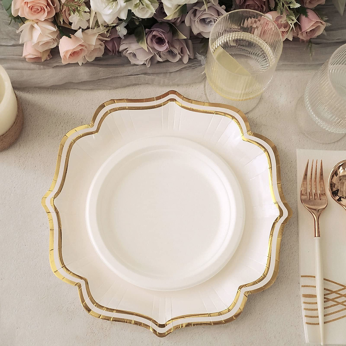 Tableclothsfactory 25 Pack | White/Gold 10" Scallop Rim Dinner Party Paper Plates, Disposable Plates - 300 GSM