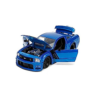 Jada Toys Big Time Muscle 1:24 2006 Ford Mustang GT Die-Cast Car (Candy Blue)