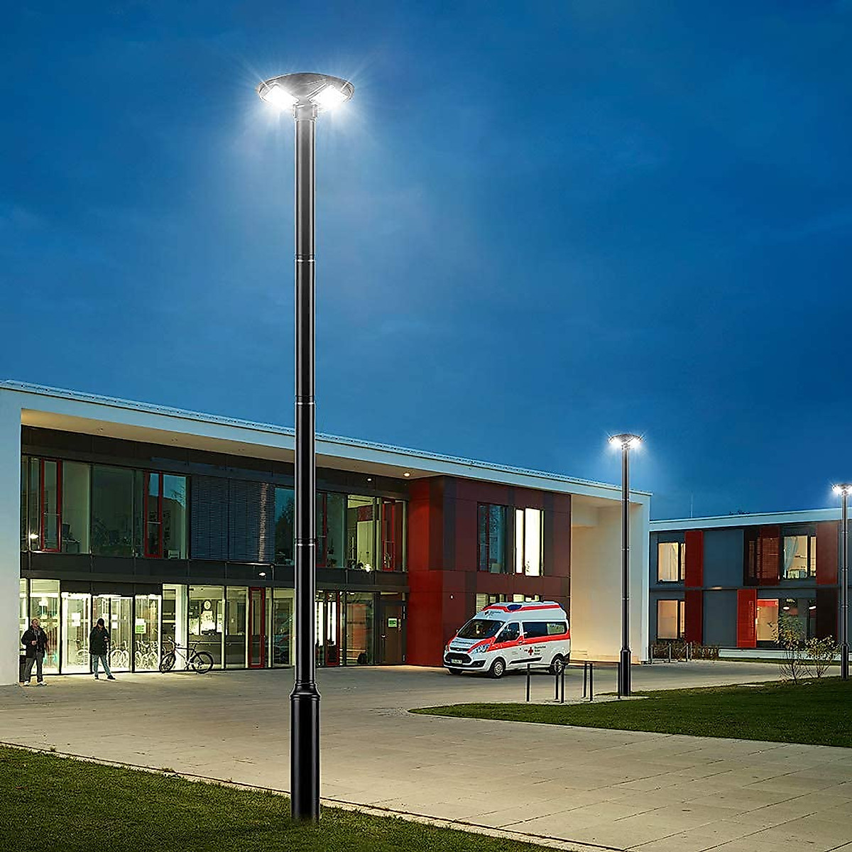 HCOOR 100W Solar Street Lights Outdoor, IP65 Waterproof Dusk to Dawn Solar Led Outdoor Light with Remote Control, 6500K Cool White Security Led Flood Light for Yard, Garden, Street, Parking Lot