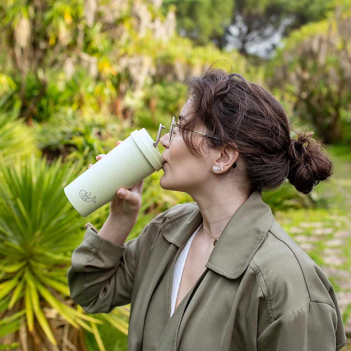 bioGo Reusable Coffee Cups - Faded Pink & Pastel Gray - 16oz x 2 - Microwave & Dishwasher Safe - Perfect for Couples