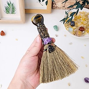 Natural Crystal Magic Broom,Mini Witch Broom,Crystal Witch Wiccan Altar Broom,Magic Ceremony Decor,Handmade Reiki Broomstick for Cleansing Healing Fengshui