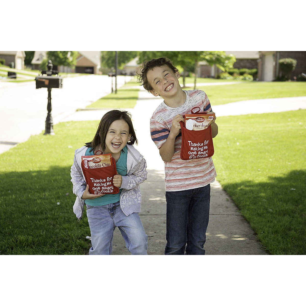 Teacher Appreciation Gift for Women - Thank You Present Potholder - One Smart Cookie Oven Mitt - Set of 2 (One Smart Cookie w/Keychain)