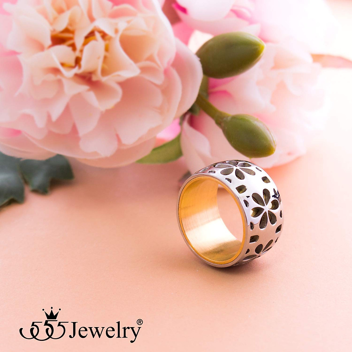 555Jewelry Edgy Stainless Steel Engraved Daisies Hawaiian Plumeria Flower Full Bloom Blooming Memorable Unisex Wedding Engagement Band Fashion Jewelry Accessory Ring, Yellow Gold Size 9