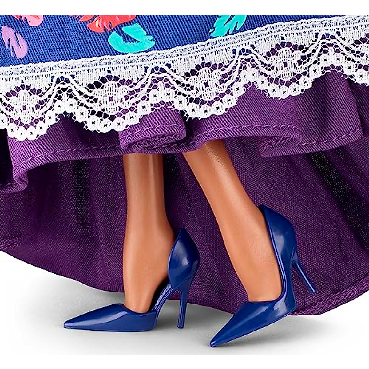 Barbie Signature Doll, 2022 Dia De Muertos Collectible, Traditional Ruffled Dress with Flower Crown & Calavera Face Paint