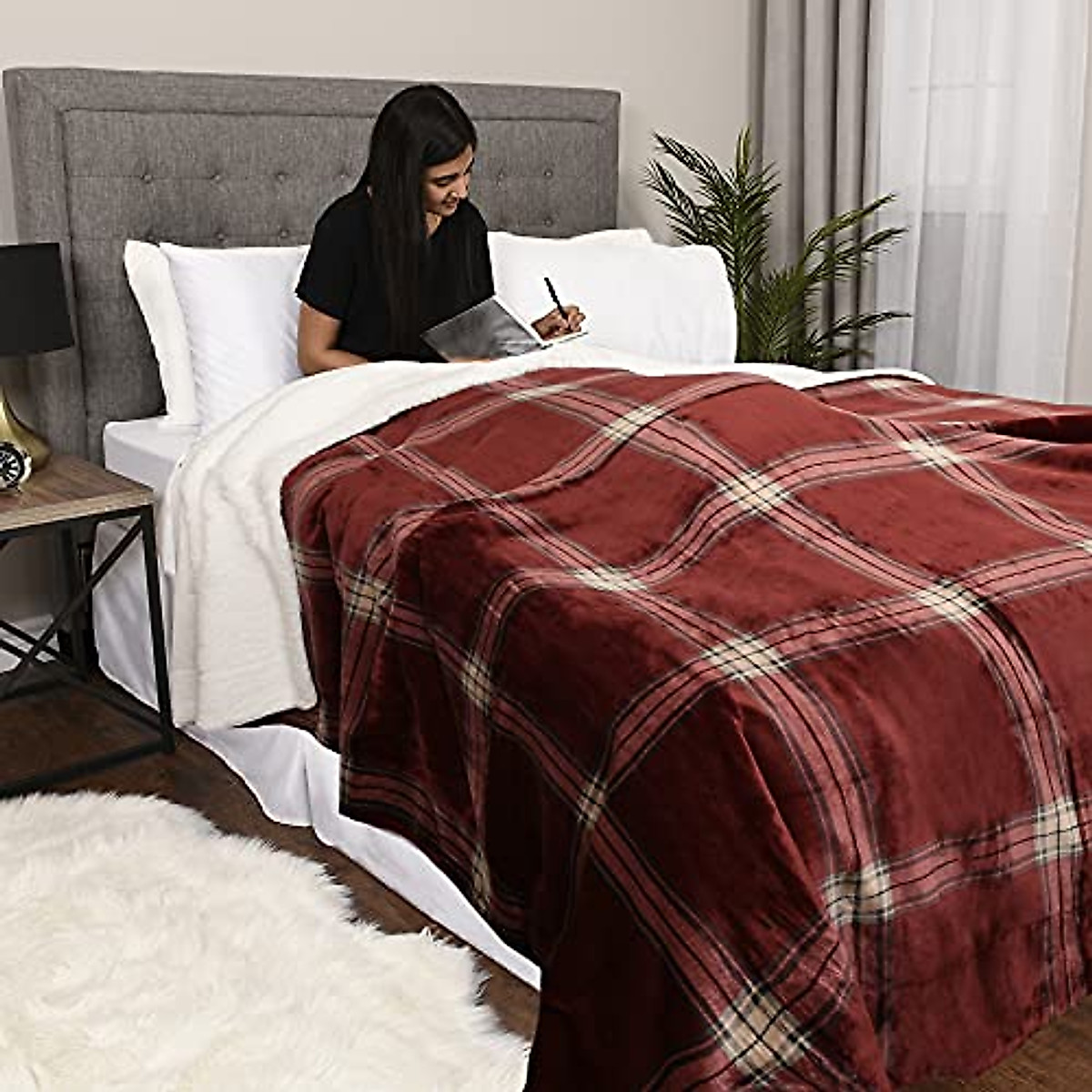 Life Comfort Plush Polyester Blanket 90”x90” Super Soft All Season Premium Luxury Ultimate Sherpa Throw for Bed or Couch, Red Plaid
