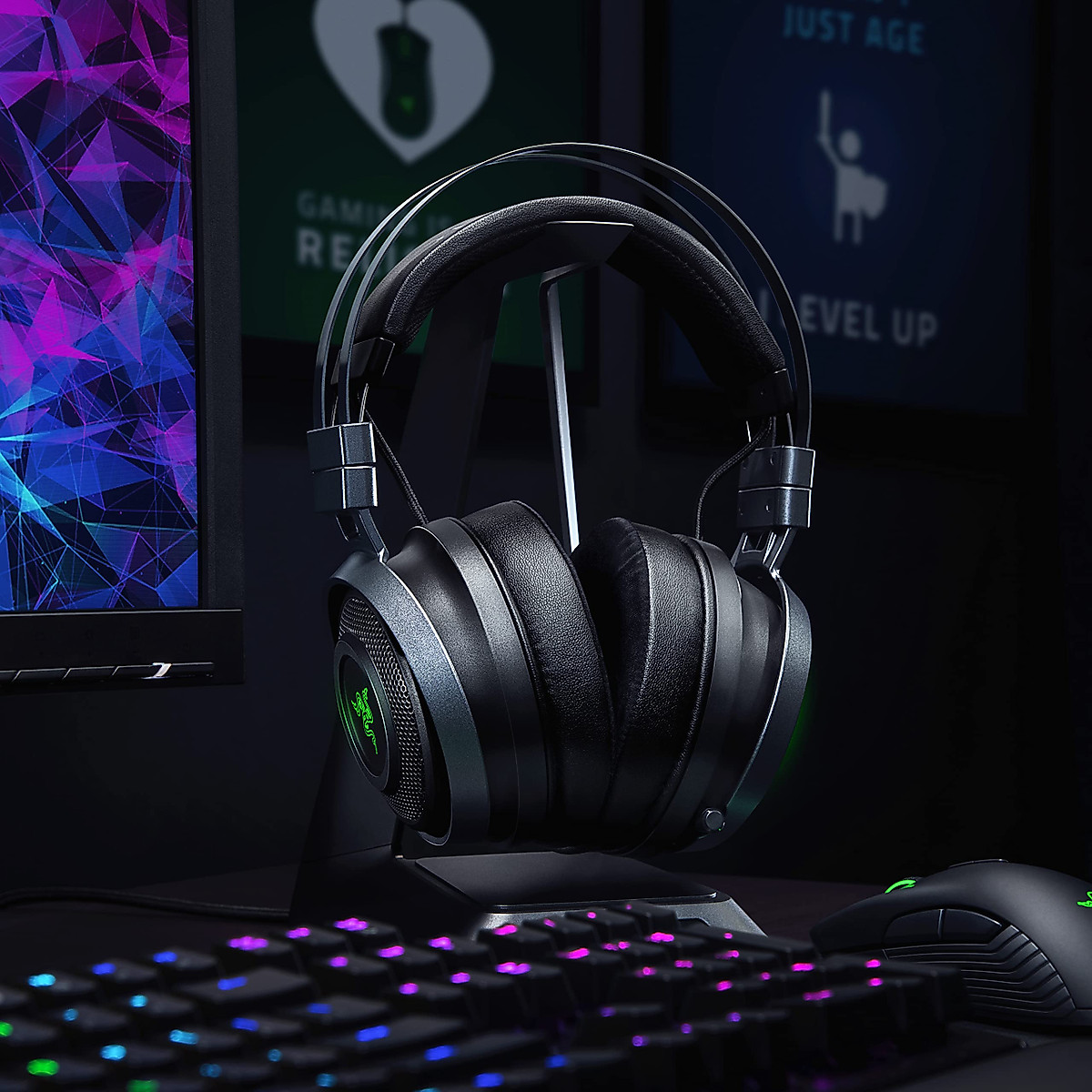 Razer Nari Ultimate Wireless 7.1 Surround Sound Gaming Headset: THX Audio & Haptic Feedback - Auto-Adjust Headband - Chroma RGB - Retractable Mic - For PC, PS4, PS5 - Black