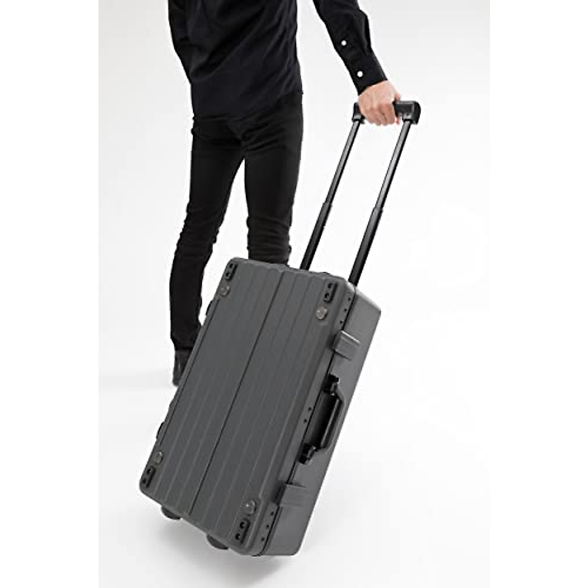 BOSS BCB-1000 Heavy Duty Suitcase-Style Guitar Effects Maximum Protection with Retractable Handle, Wheels and Removable Aluminium Pedal Board (BCB-1000X)