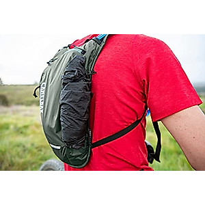 CamelBak Classic Light Bike Hydration Pack 70oz, Aluminum/Black