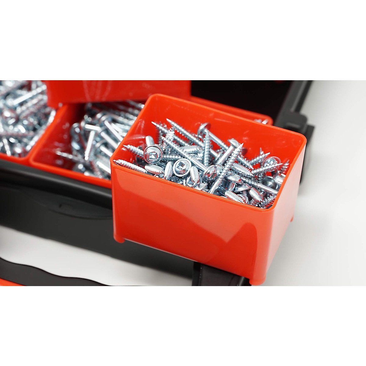 Massca Pocket-Hole Screw Kit – 1,000 Self-Tapping Zinc Plated Screw Set with No. 2 Square Driver Bit – 1”, 1-1/4” Fine-Thread & 1”, 1-1/4”, 1-1/2”, 2”, 2-1/2” Coarse-Thread Washer Head Wood Screws.